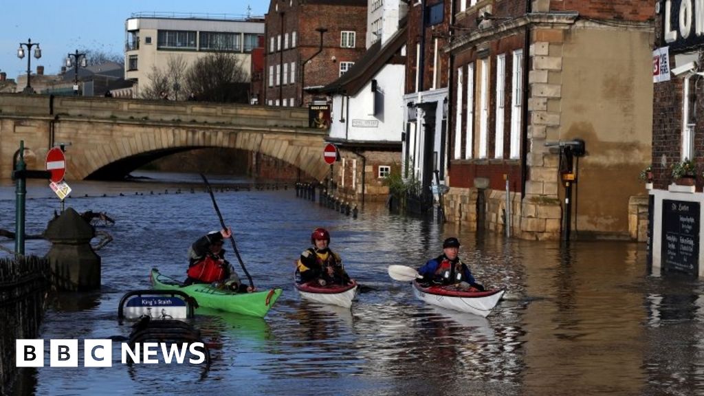 Weather Records December Was Wettest Month For Uk Bbc News