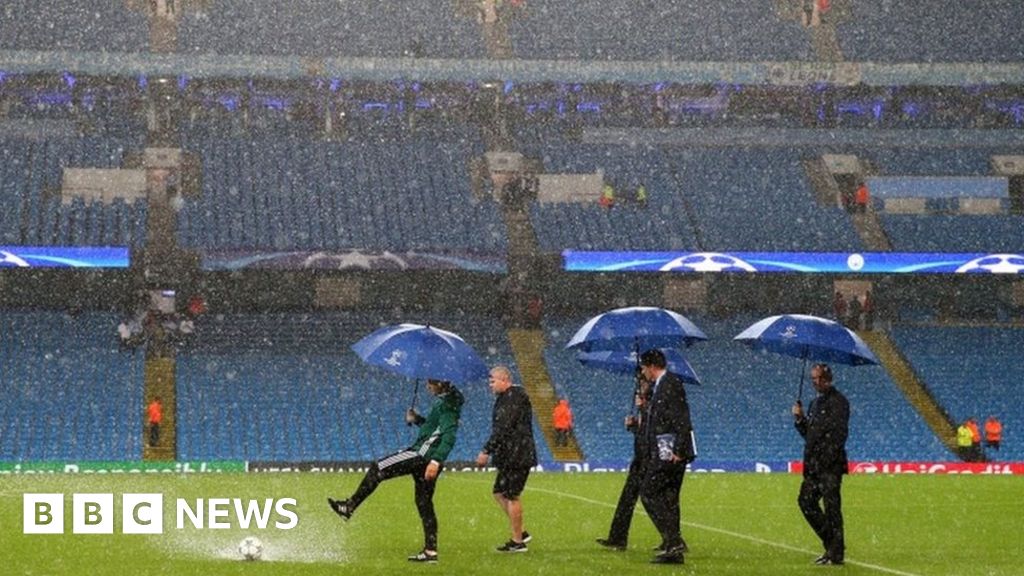 Storms strike transport and football in Manchester - BBC News