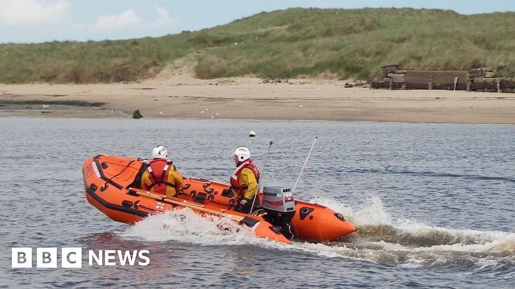 Two fishermen rescued from sinking boat off Northumberland - BBC News