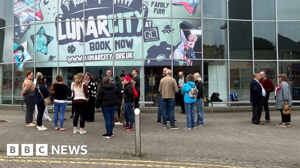 Gloucester protest held over sudden closure of GL1 leisure centre