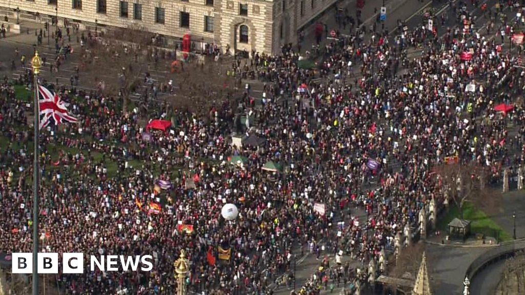 NHS march: Aerials show Parliament Square - BBC News