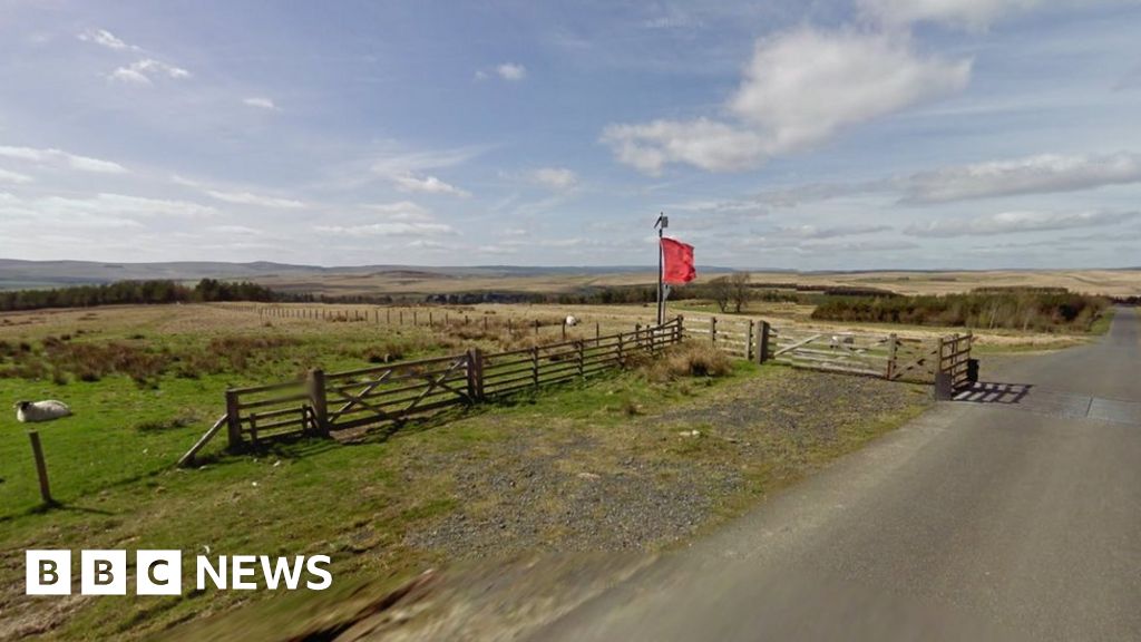 Soldier shot dead in live firing exercise in Northumberland - BBC News