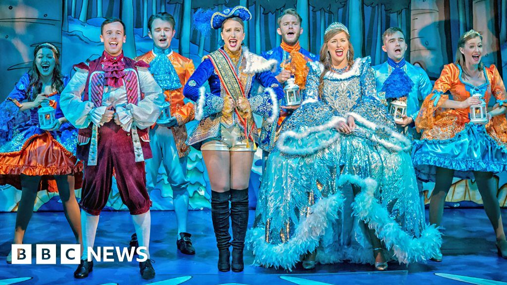 Pantomime: Theatre's gift that keeps on giving - BBC News
