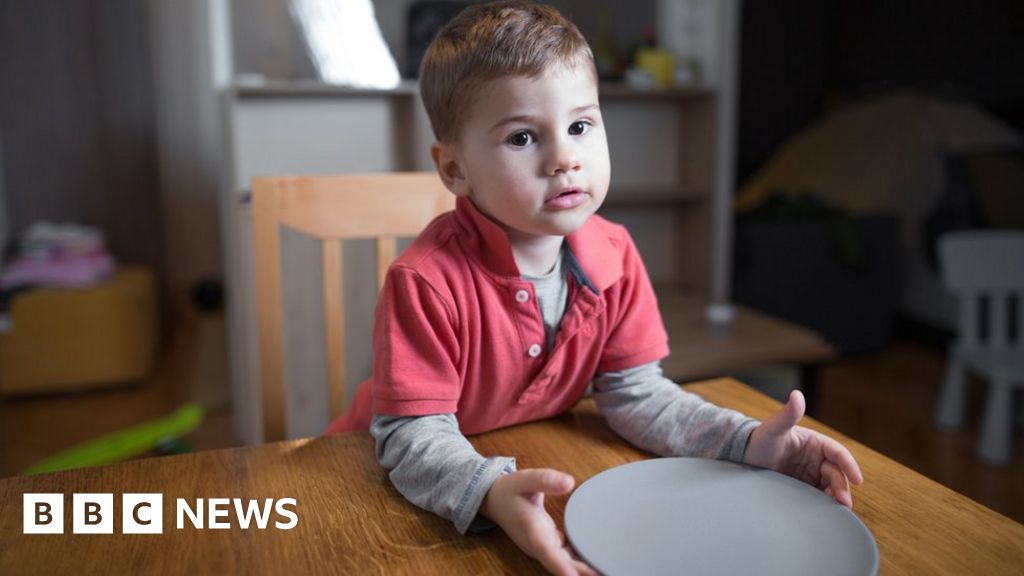 'Cut child poverty in five easy steps' - BBC News