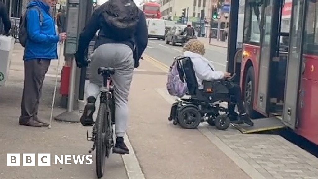 Warning of dangers with London’s ‘floating bus stops’