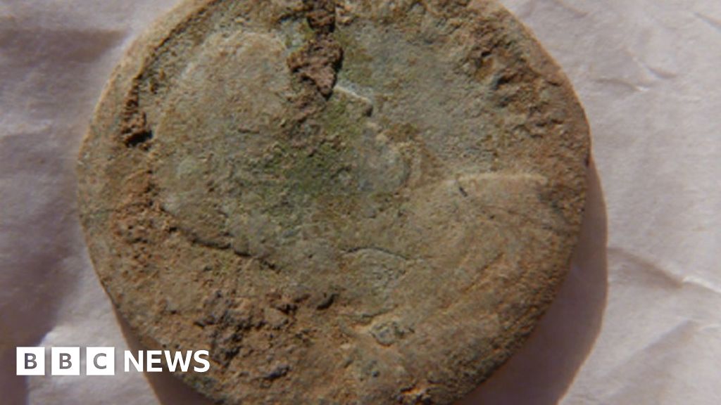 Roman coin find in Orkney thrills archaeologists - BBC News