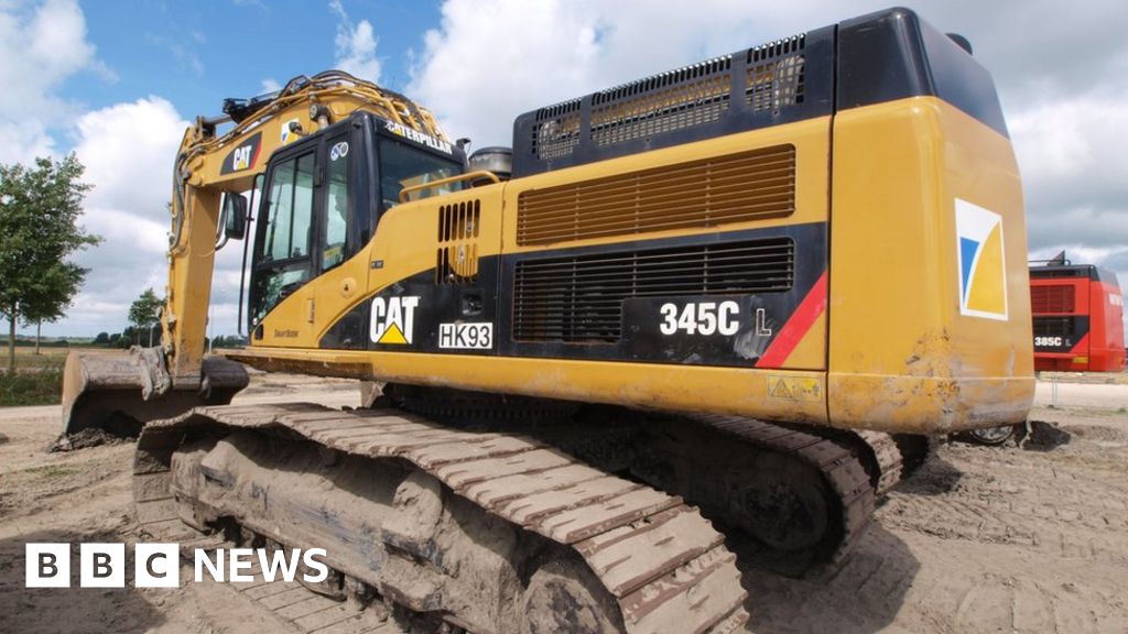 Icelandic candidate asked to step down over digger rampage - BBC News