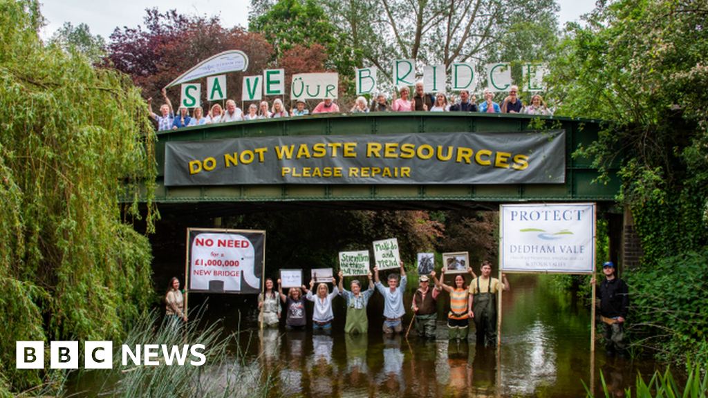 Boxted: Villagers in bid to save bridge from demolition - BBC News