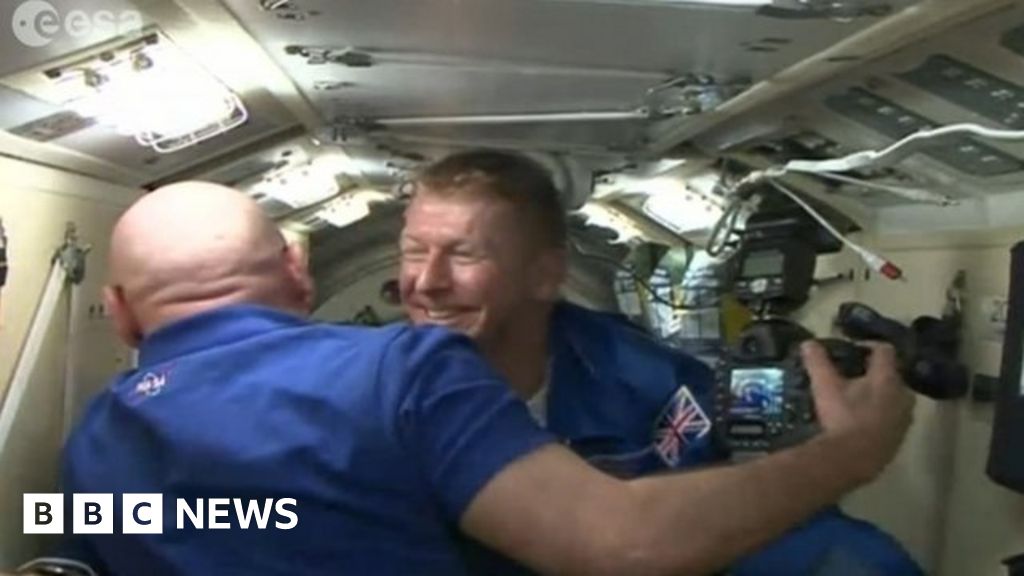 Moment UK astronaut Tim Peake arrives at International Space Station ...