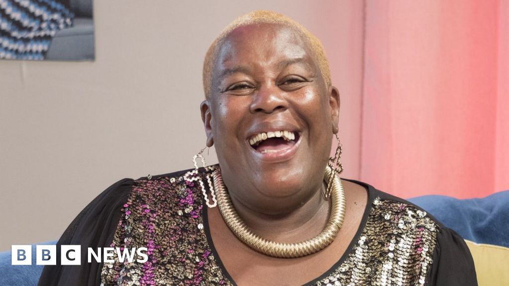 As another star leaves, is this the end of Gogglebox? - BBC News