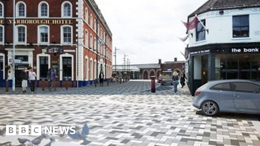 Grimsby town centre improvement plans go on show - BBC News