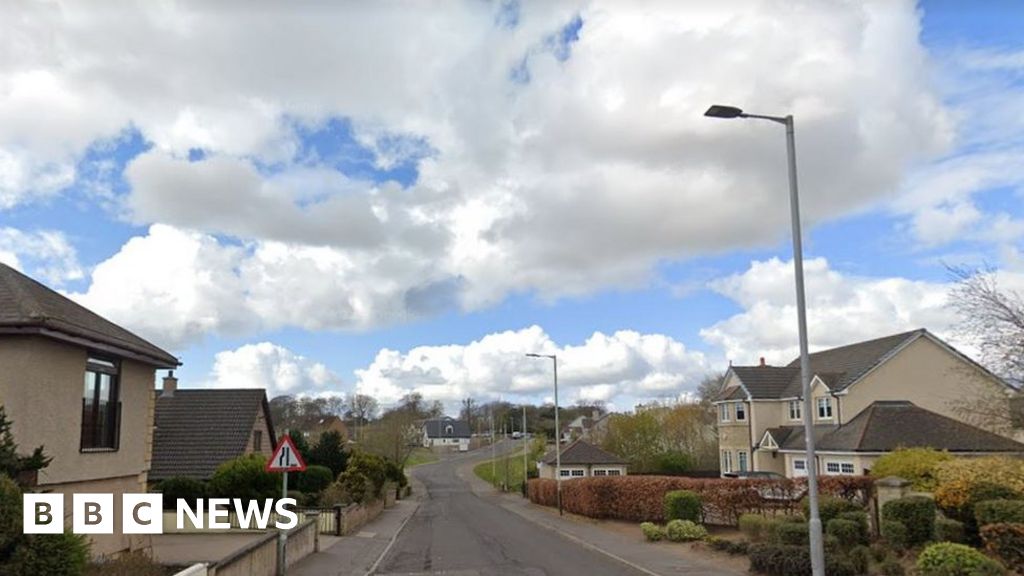 Family tribute to driver who died in Angus crash - BBC News