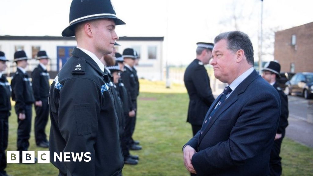 Hertfordshire Police and Crime Commissioner to step down in May - BBC News