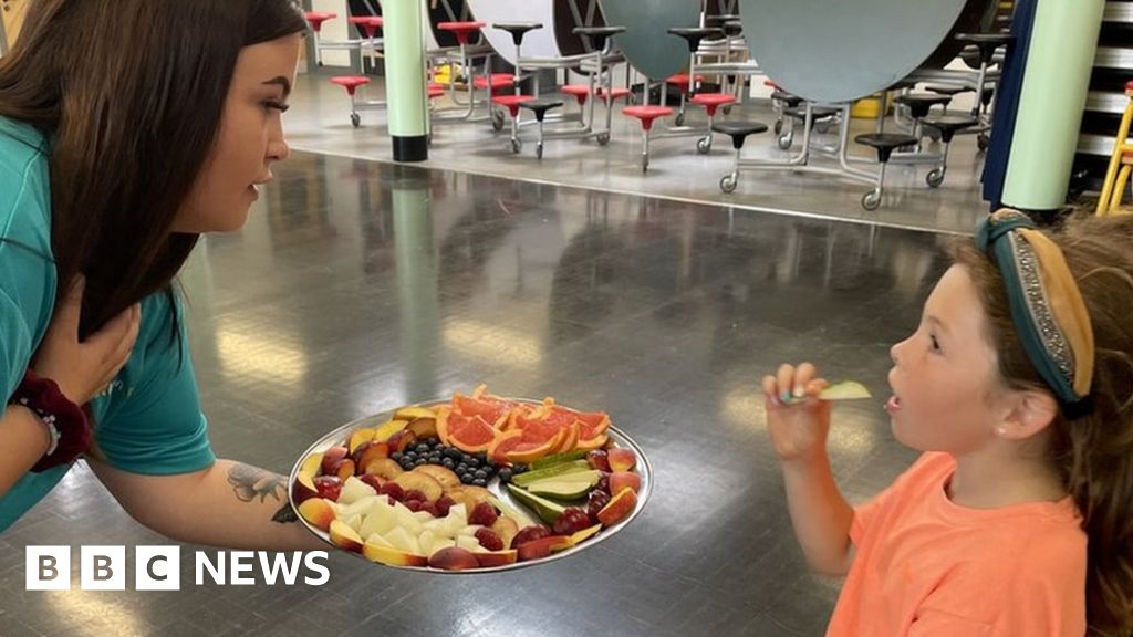 Covid: Free school meals pupils' diet hit by school closures