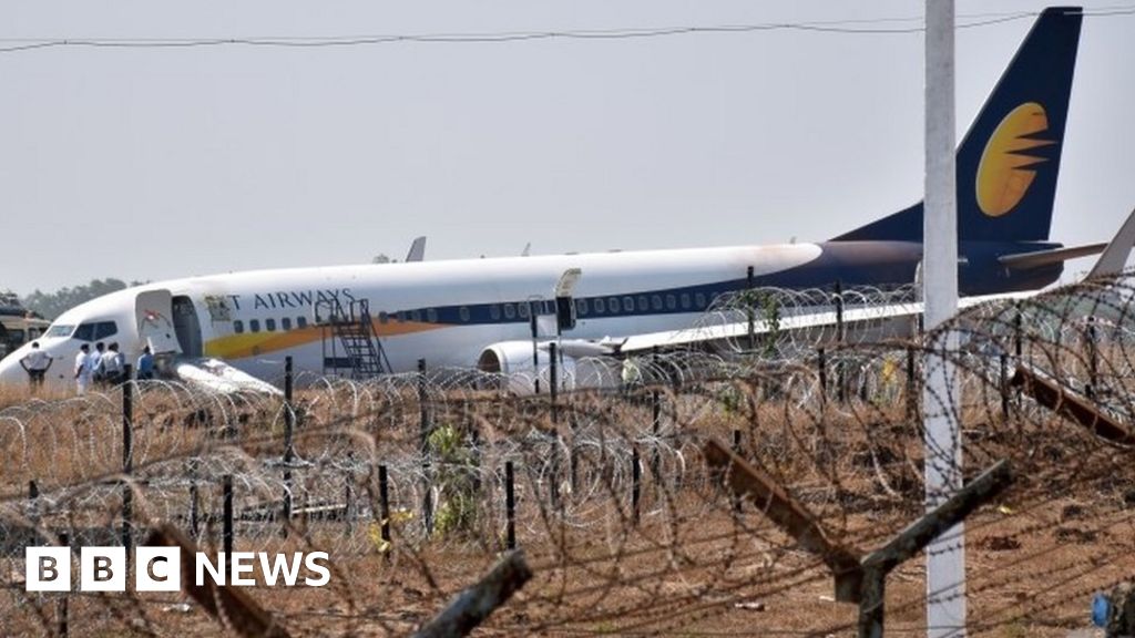 India Goa crash: Twelve hurt as plane veers off runway - BBC News