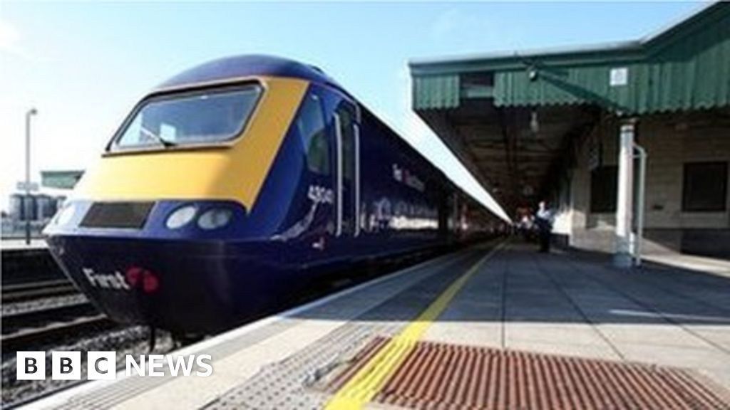 Network Rail: Festive work planned 'in meticulous detail' - BBC News