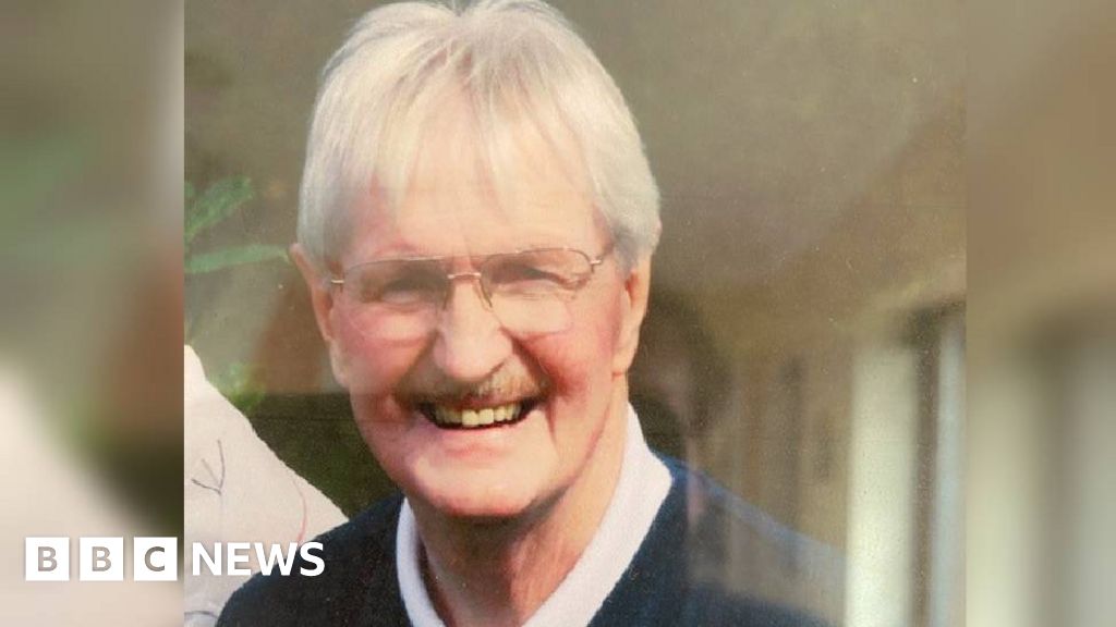 Wrexham man died in hospital bed after oxygen disconnected - BBC News