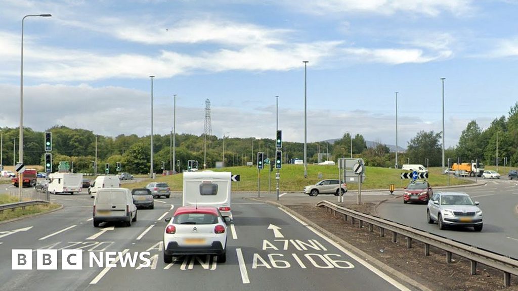 Man, 66, dies in crash on Edinburgh city bypass - BBC News