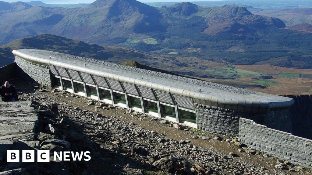 Yr Wyddfa mountain cafe to reopen for first time since 2019 - BBC News