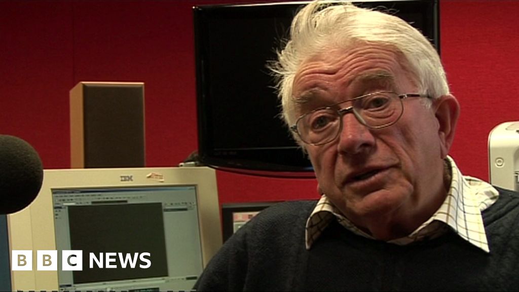 BBC Radio Devon presenter Tony Beard dies from cancer - BBC News