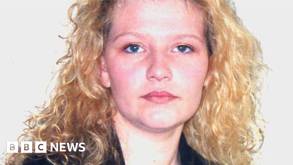 Woman 'ran for her life' from Emma Caldwell murder accused - BBC News