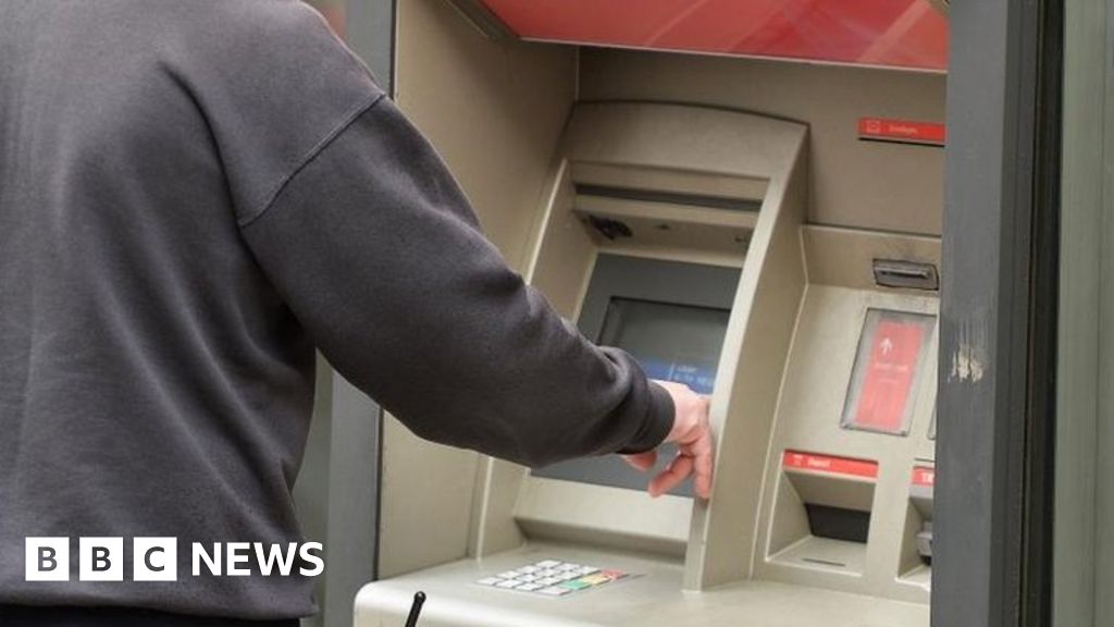 Bank branch closures hit small firms, says FSB - BBC News