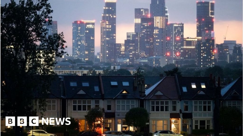 2024: BBC London's experts make their predictions - BBC News