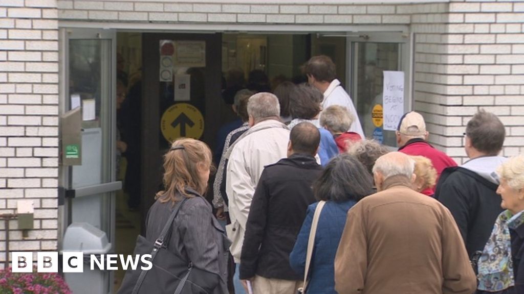 Early voting turnout is up in Canada from past elections - BBC News