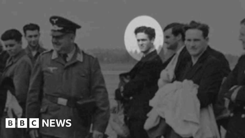 Great Escape pilot recalls wartime role as he turns 100 - BBC News