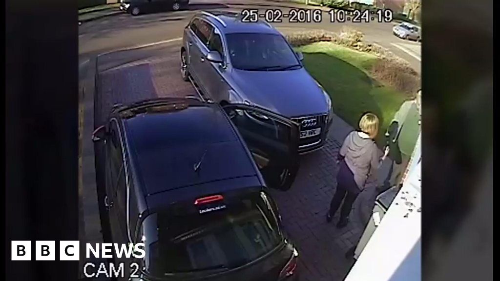 Castle Bromwich carjacking: Attack after goodbye kiss - BBC News