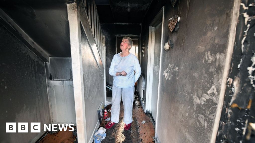 Finaghy house fire: Man freed on bail - BBC News