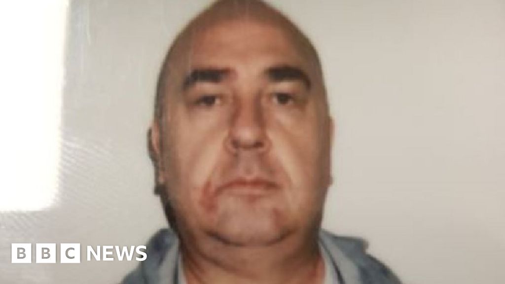 Michael Errington: Missing killer found in Edinburgh - BBC News