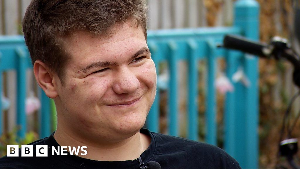 Nottingham maternity crisis: 'Ryan's a little bit of a miracle' - BBC News