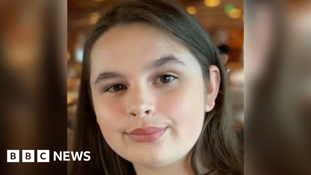 Death of girl, 14, highlights hospital staff recruitment issue - BBC News