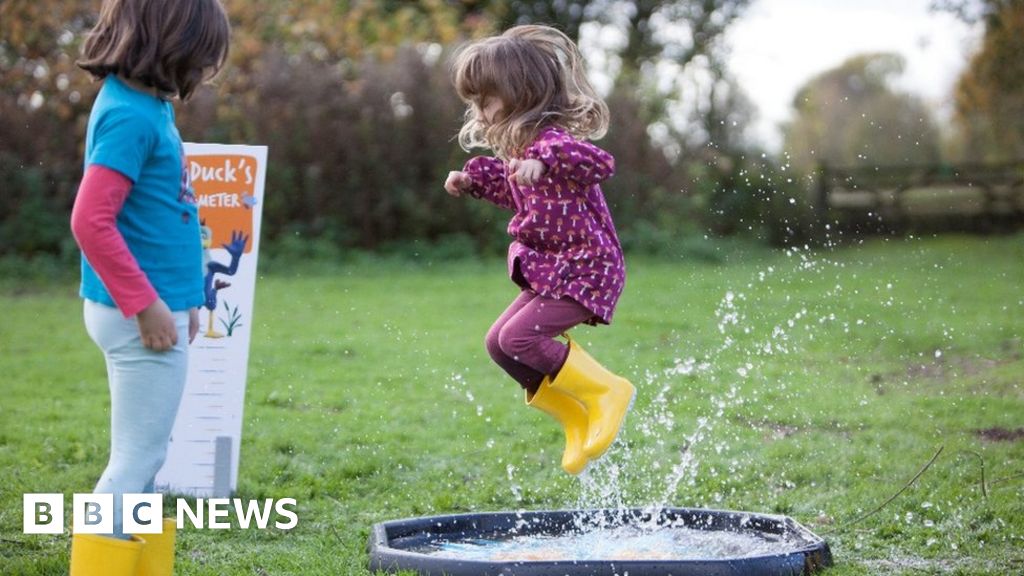 Champion puddle jumpers sought at Caerlaverock - BBC News