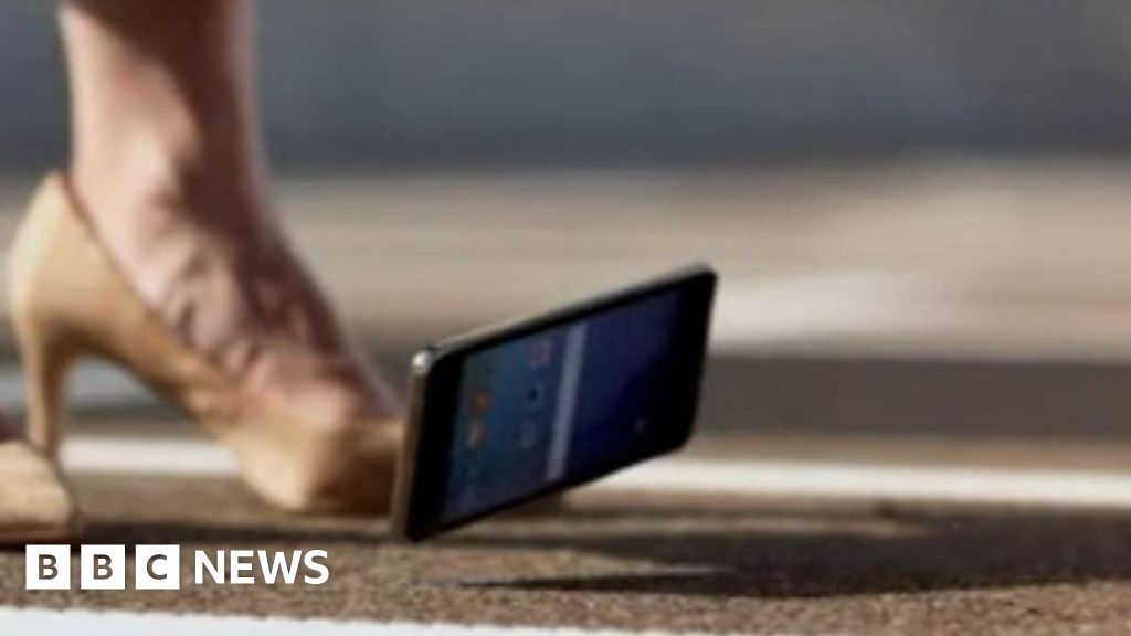 Corning promises stronger smartphone glass - BBC News