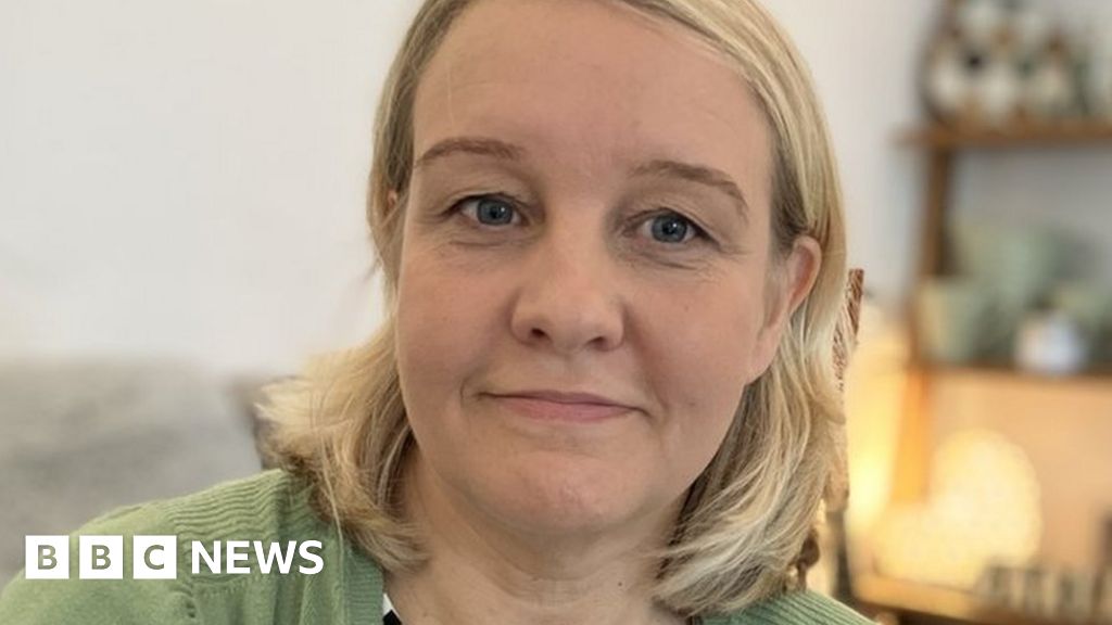 Cancer: Doctors urged by charity to identify symptoms sooner