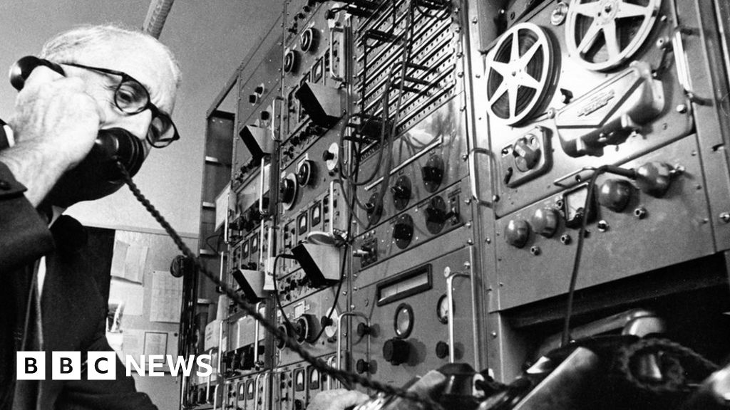 BBC Monitoring: The ears that listened to history in the making - BBC News