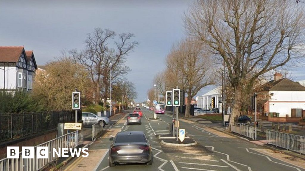 Rock Ferry crash: Man, 18, dies after motorcycle crash - BBC News
