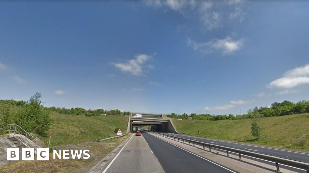 Pedestrian's A34 death was 'tragic accident' - BBC News