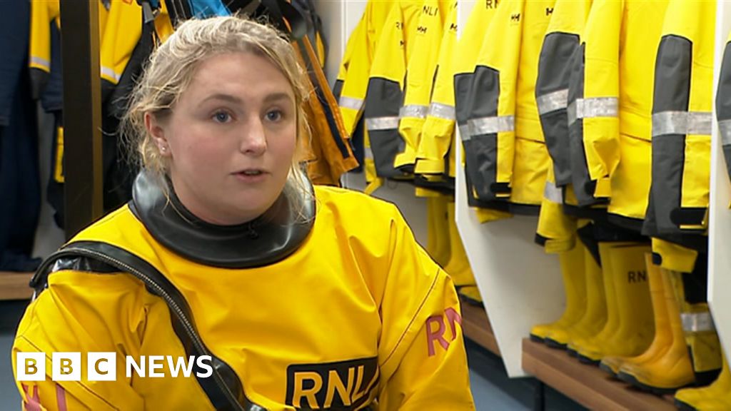 Whitby lifeboat station appoints first female skipper - BBC News