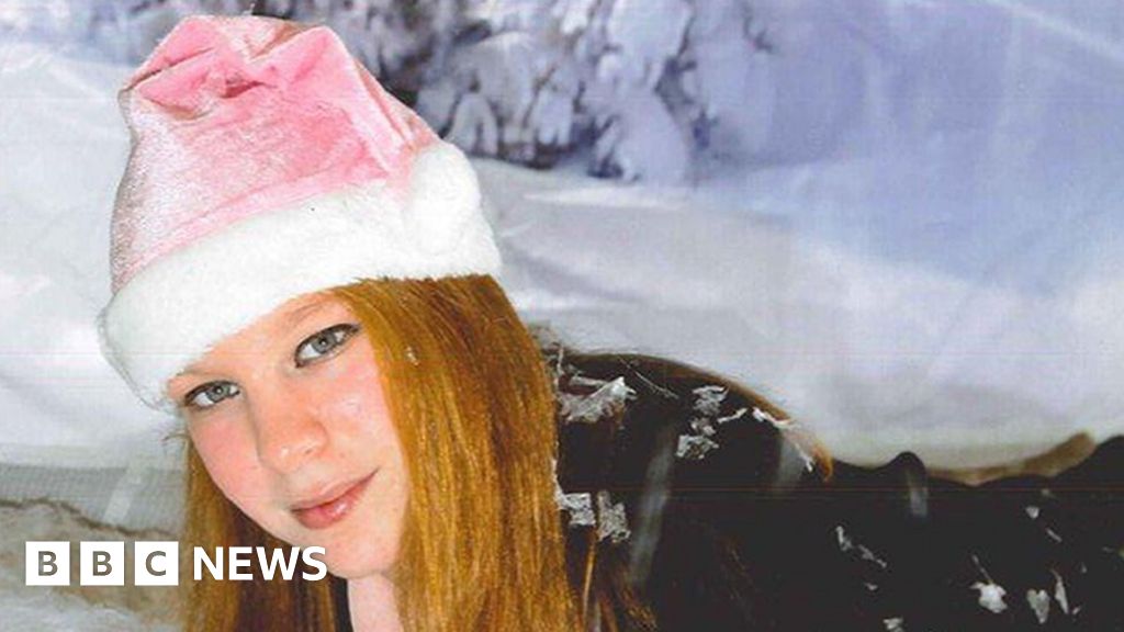 Blackpool murder victim's sisters demands longer appeal period - BBC News