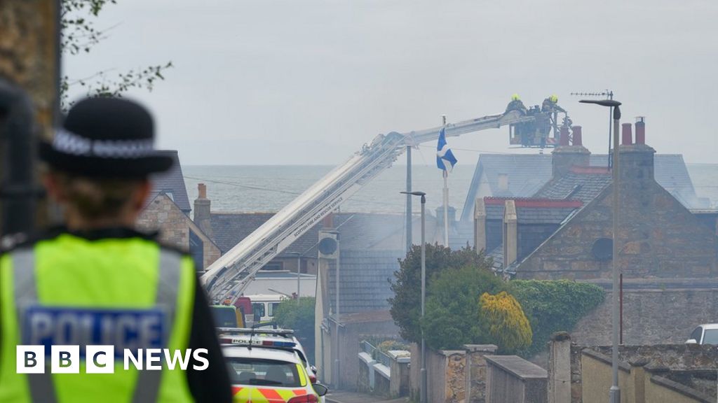 Woman, 91, dies after house fire in Hopeman - BBC News