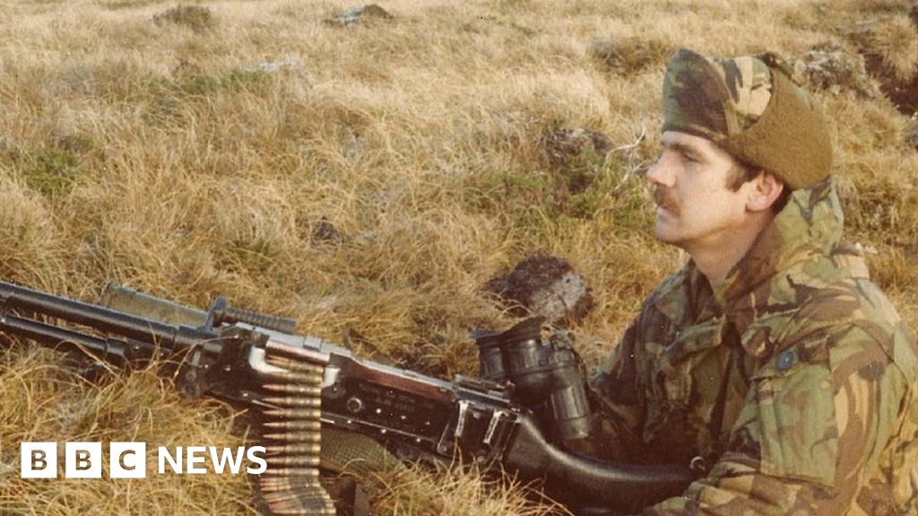 Falklands war anniversary: Soldiers' last days at war