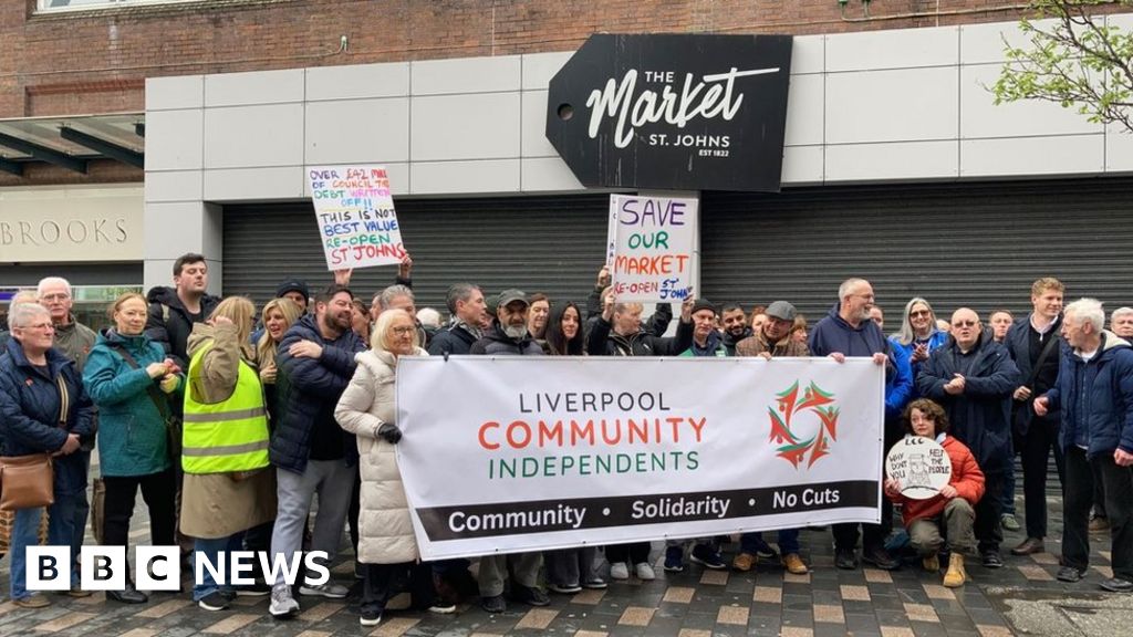 St John's Market: Liverpool council boss defends closure - BBC News