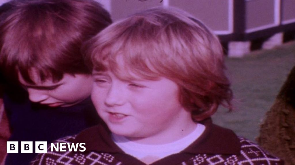 Broad Haven pupil's UFO sightings marked 40 years on - BBC News