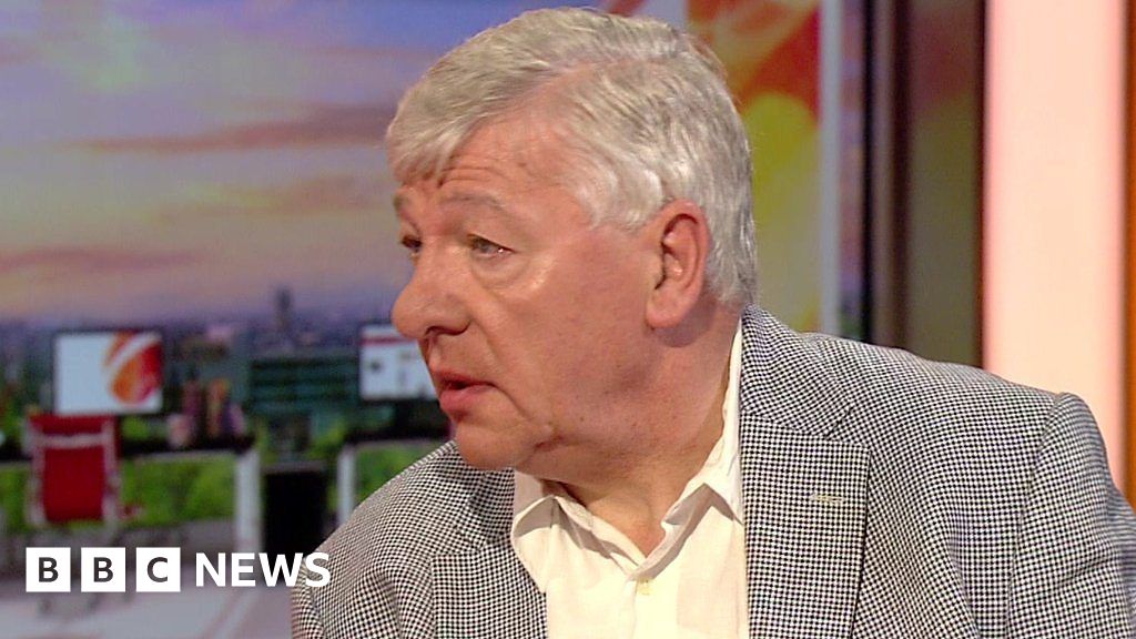 EU referendum: Labour 'in crisis' - MP Graham Stringer - BBC News