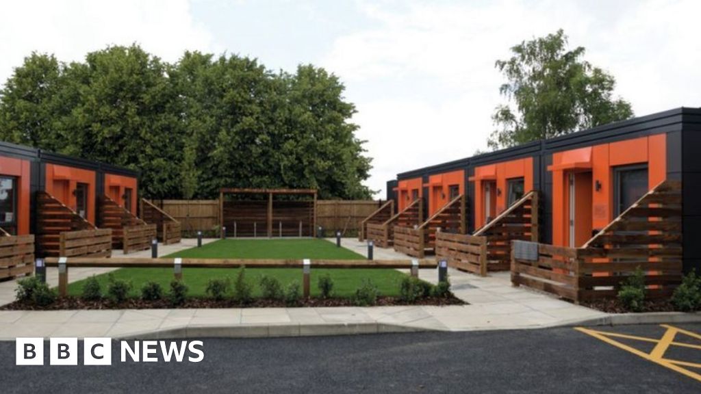 Modular homes could house homeless families in Swindon - BBC News