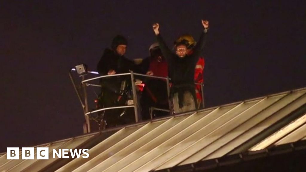 Convicted killer ends rooftop protest at HMP Manchester after 60 hours ...