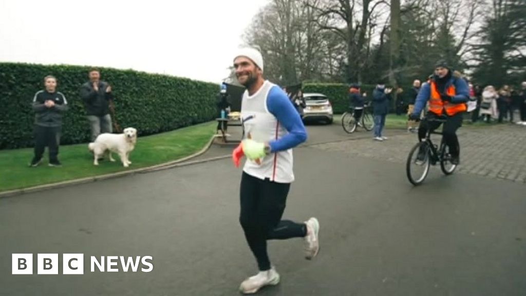 Runner Ben Blowes completes 31 marathons in a month and raises £138,000 ...
